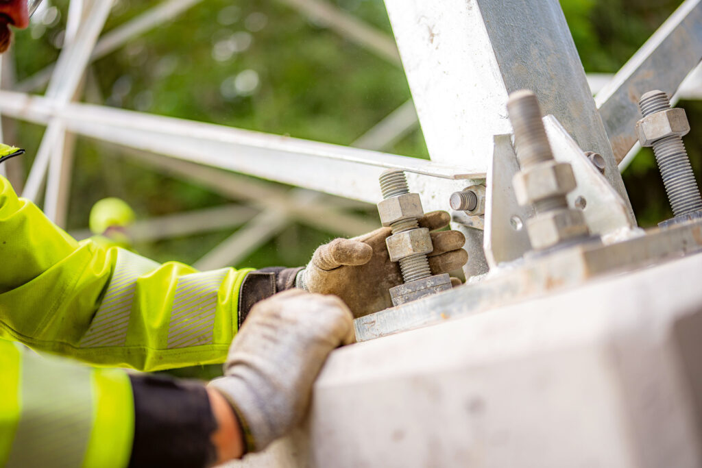 Connecting to the main grid step by step - Fingrid-lehti